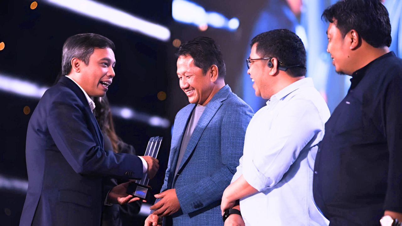 Saham: BBCA - PT. Bank Central Asia Tbk. | Stockbit